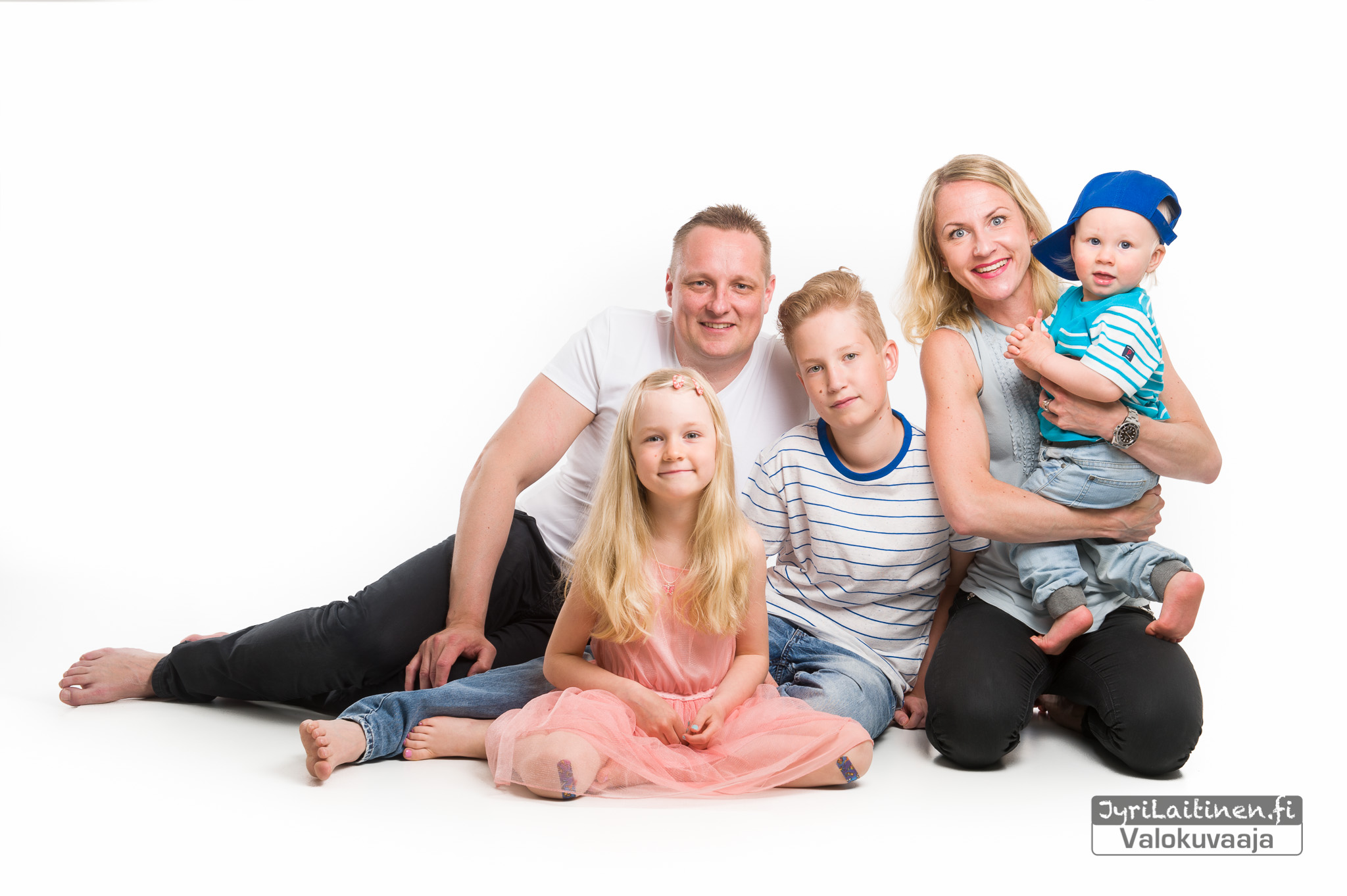 Perhekuvaus studiolla | Valokuvaaja JyriLaitinen.fi